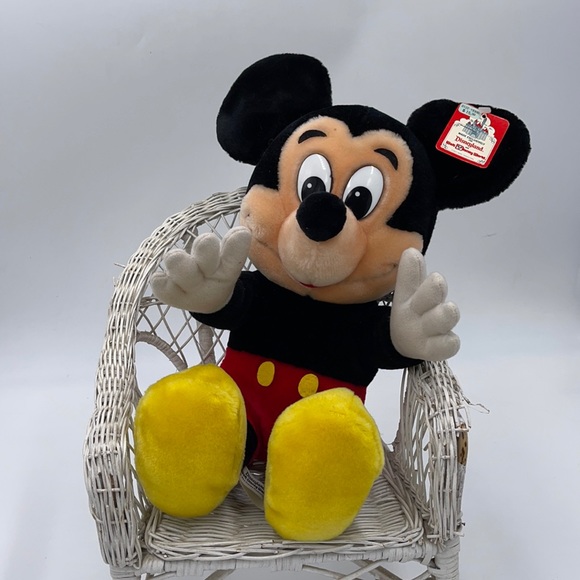 Disney | Toys | Vintage Disneyland Mickey Mouse Plush 3 Sitting New ...